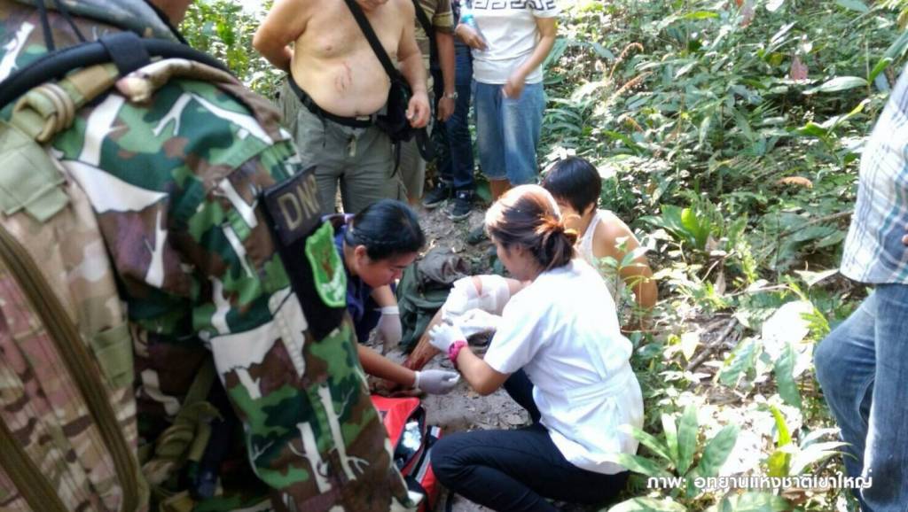 ปรับ 500 บาทนักท่องเที่ยวโดน "จระเข้เขาใหญ่"งับขา | Thai PBS News ข่าว ...